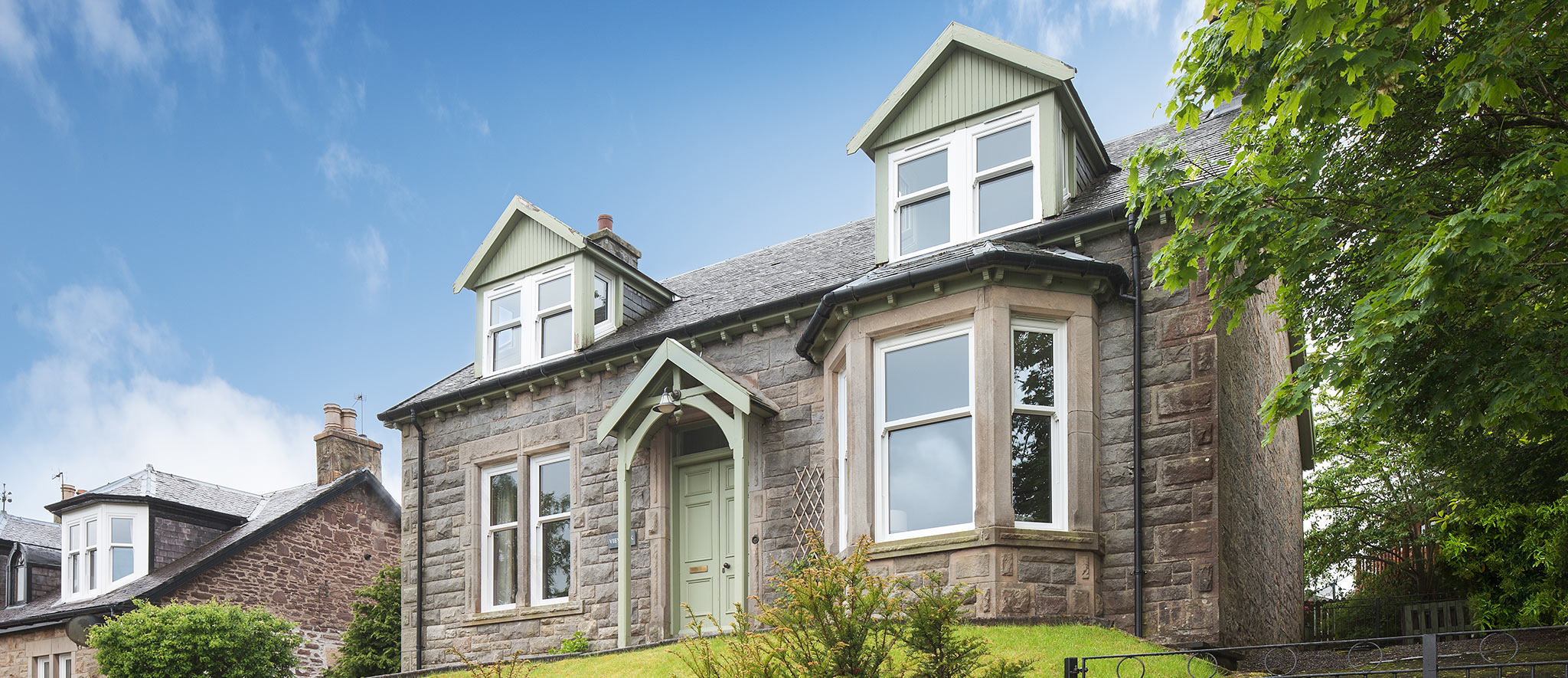 What makes Lorimer - CR Smith