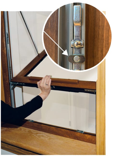 Reversible window operation - CR Smith